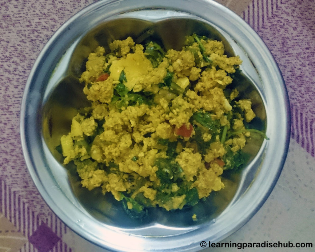 Shimla mirch aur anday (capsicum or bell pepper and eggs) - Food Recipes
